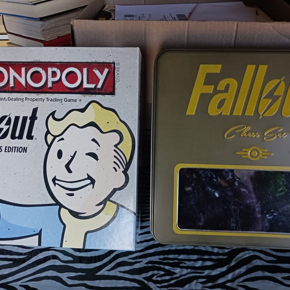 Parker Brothers | Games | Fallout Chess Set Gold Edition Monopoly ...